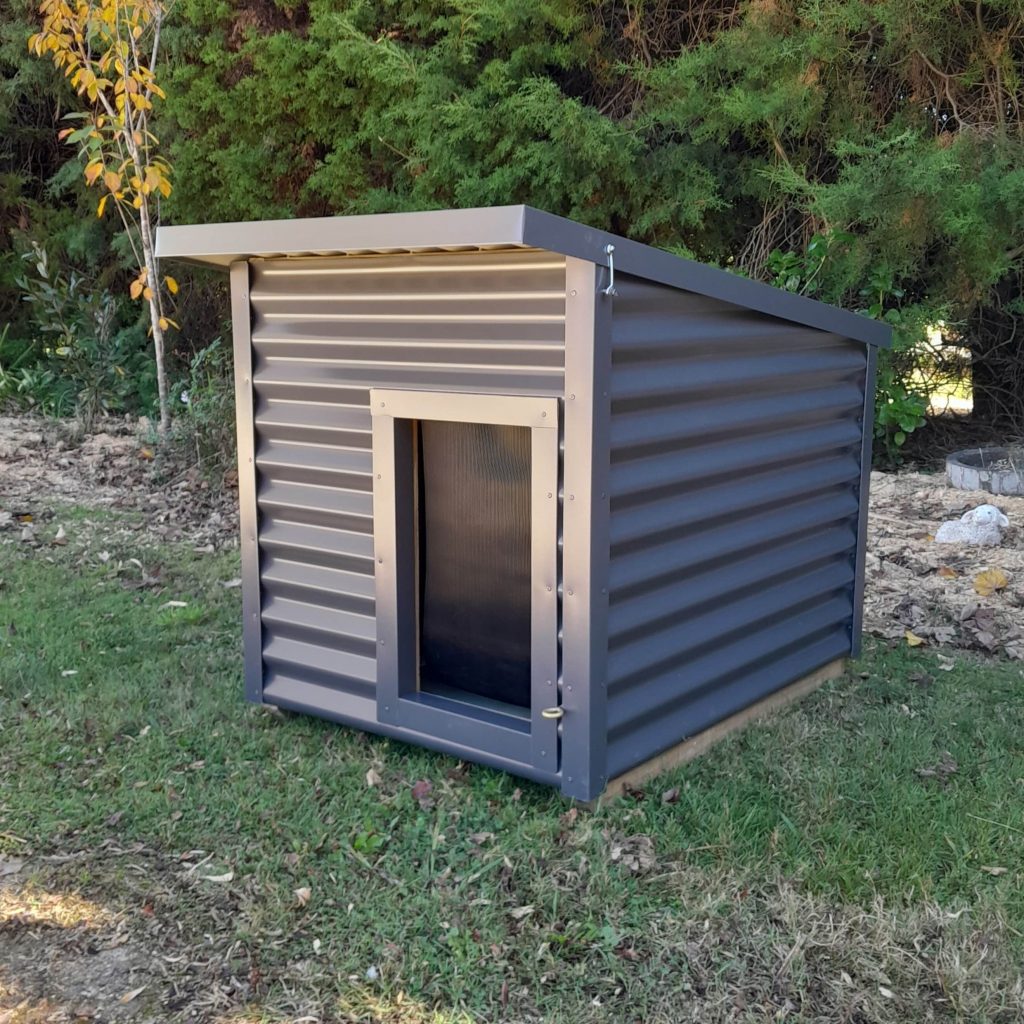Insulated Dog Kennel - Hammer and Saw